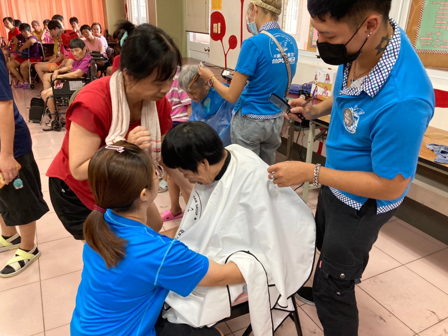 1090928米蘭時尚髮型義剪 - 長泰教養院新市分院